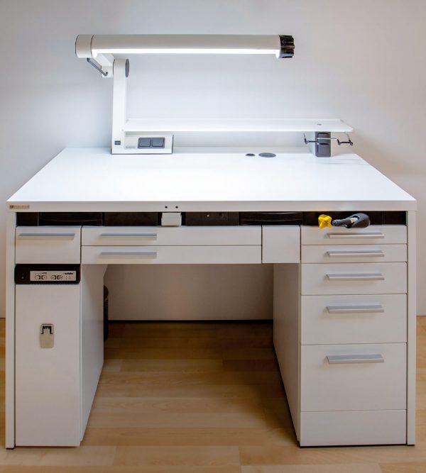 Technical workbenches – Freuding – lab and practice furnishing