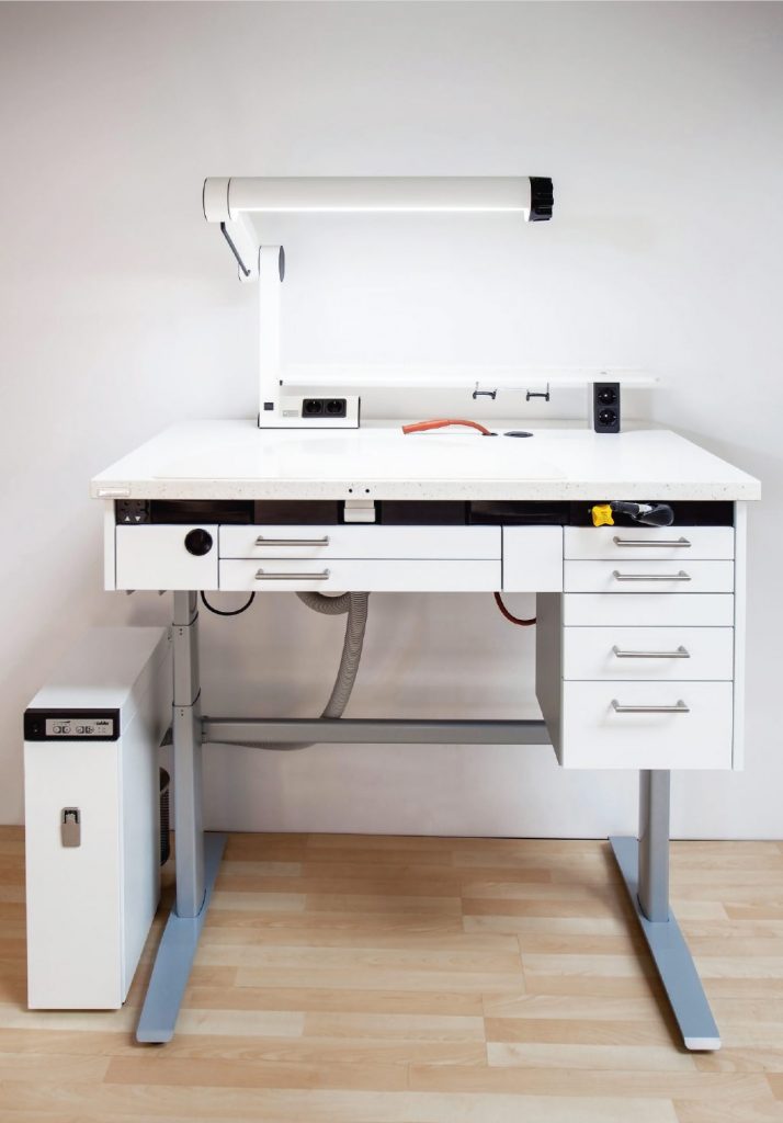 Technical workbenches – Freuding – lab and practice furnishing