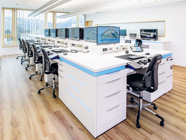 Technical workbenches – Freuding – Labor und Praxiseinrichtung