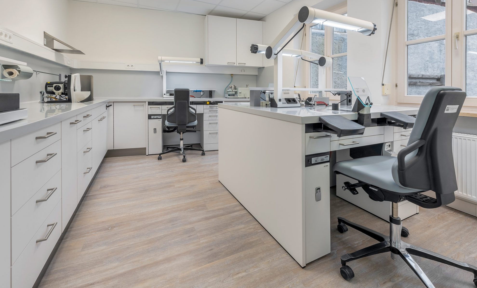 Modern laboratory facilities – Freuding – Labor und Praxiseinrichtung