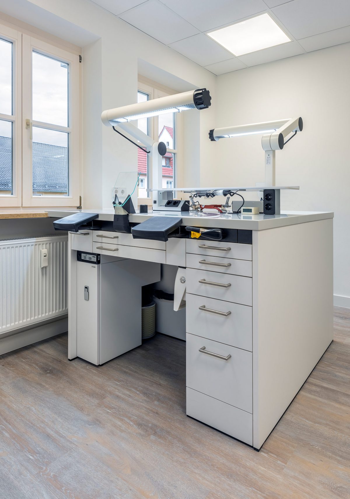 Modern laboratory facilities – Freuding – lab and practice furnishing