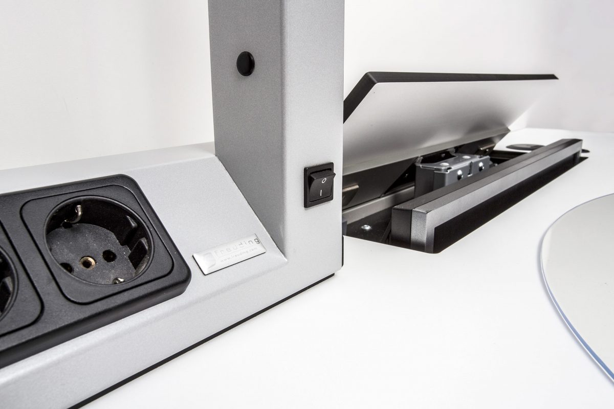 Digitization in the laboratory with multimedia laboratory equipment ...