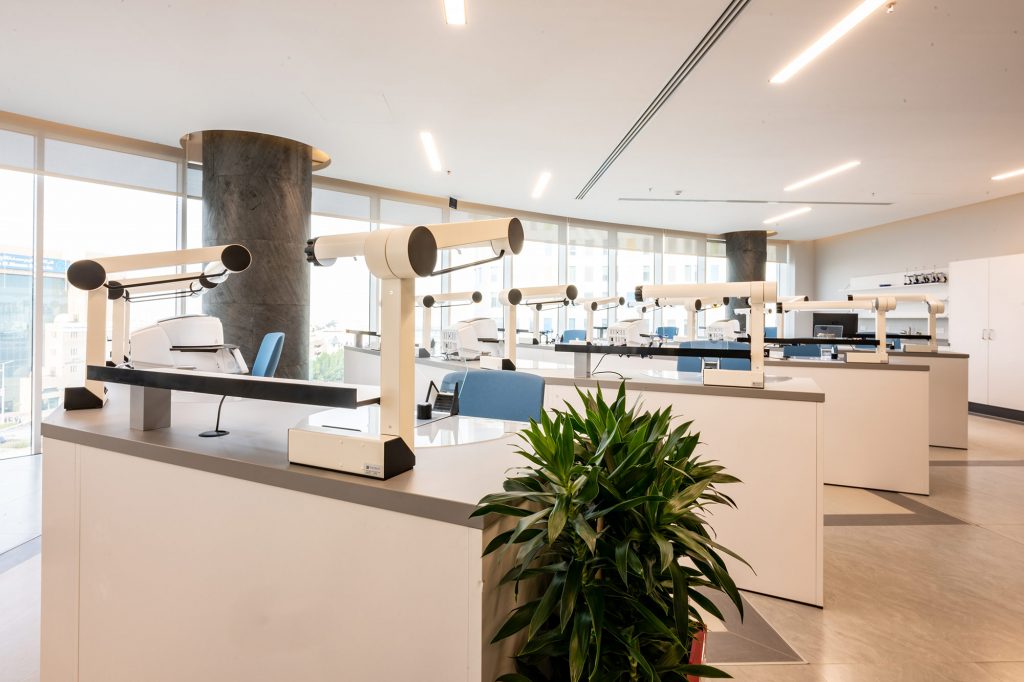 State-of-the-art laboratory equipment for Aesthetic Vision in Riyadh ...