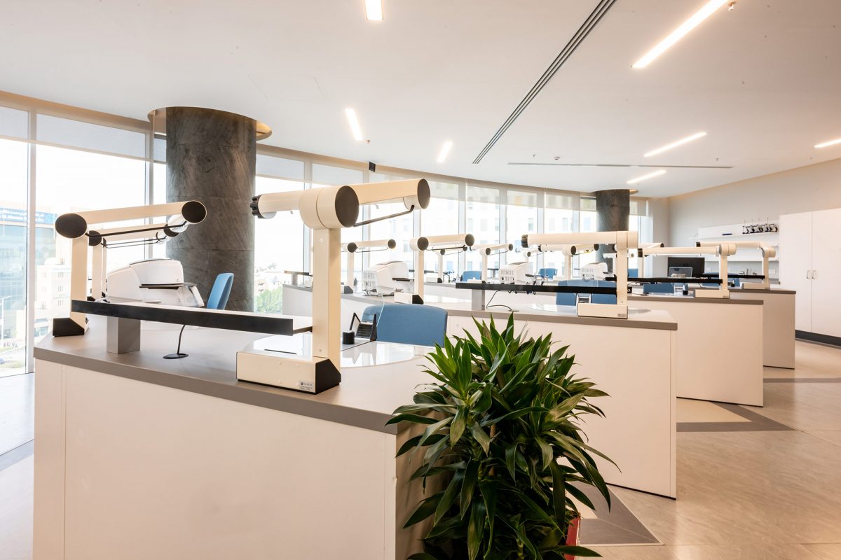State-of-the-art laboratory equipment for Aesthetic Vision in Riyadh ...